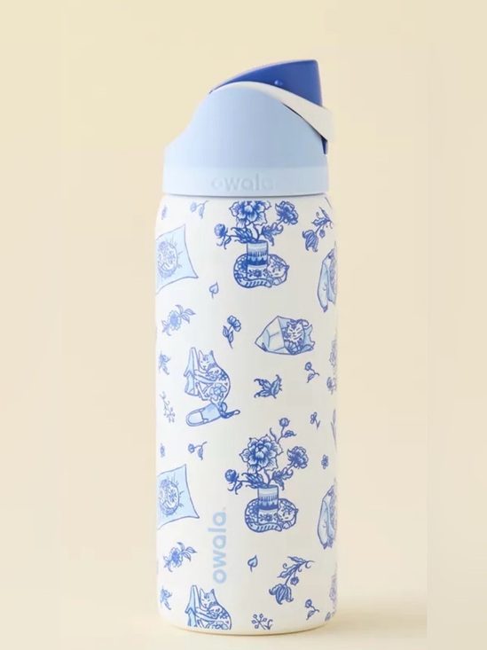 owala | Bath & Body | Owala Delf Cat 32 Oz Water Bottle | Poshmark